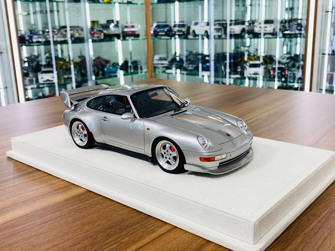 Buy 1/18 Resin Model cars Online - Dturman Dubai UAE. – dturman.com