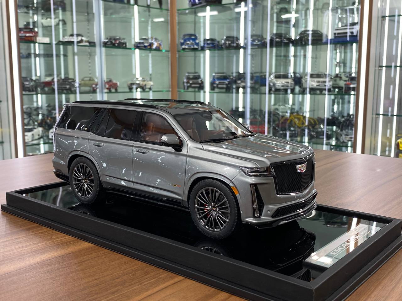 Premium 1/18 Scale Model Car - Dturman Dubai UAE – dturman.com