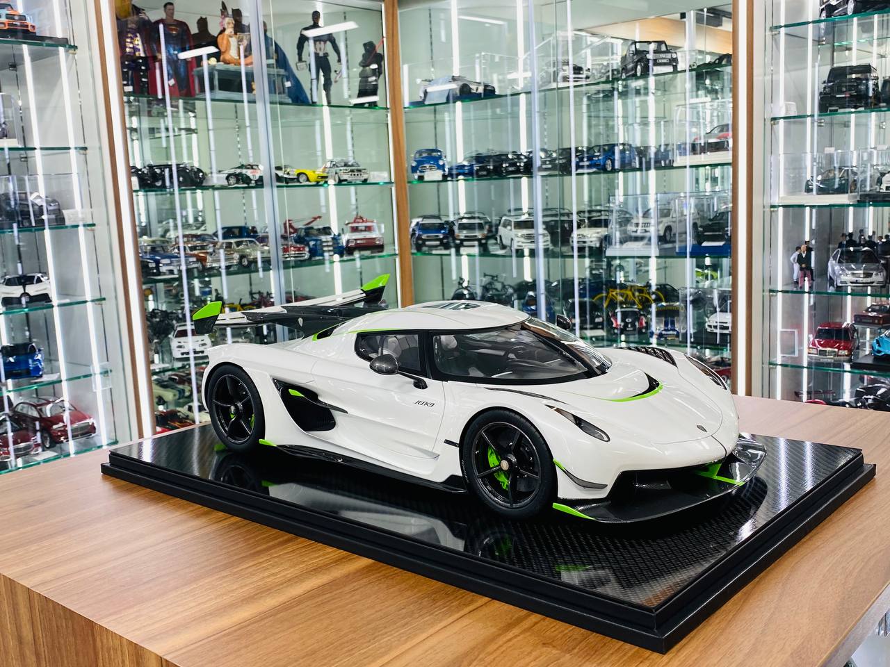 1/8 Resin Model FrontiArt Koenigsegg Jesko Crystal White Limited Edn ...