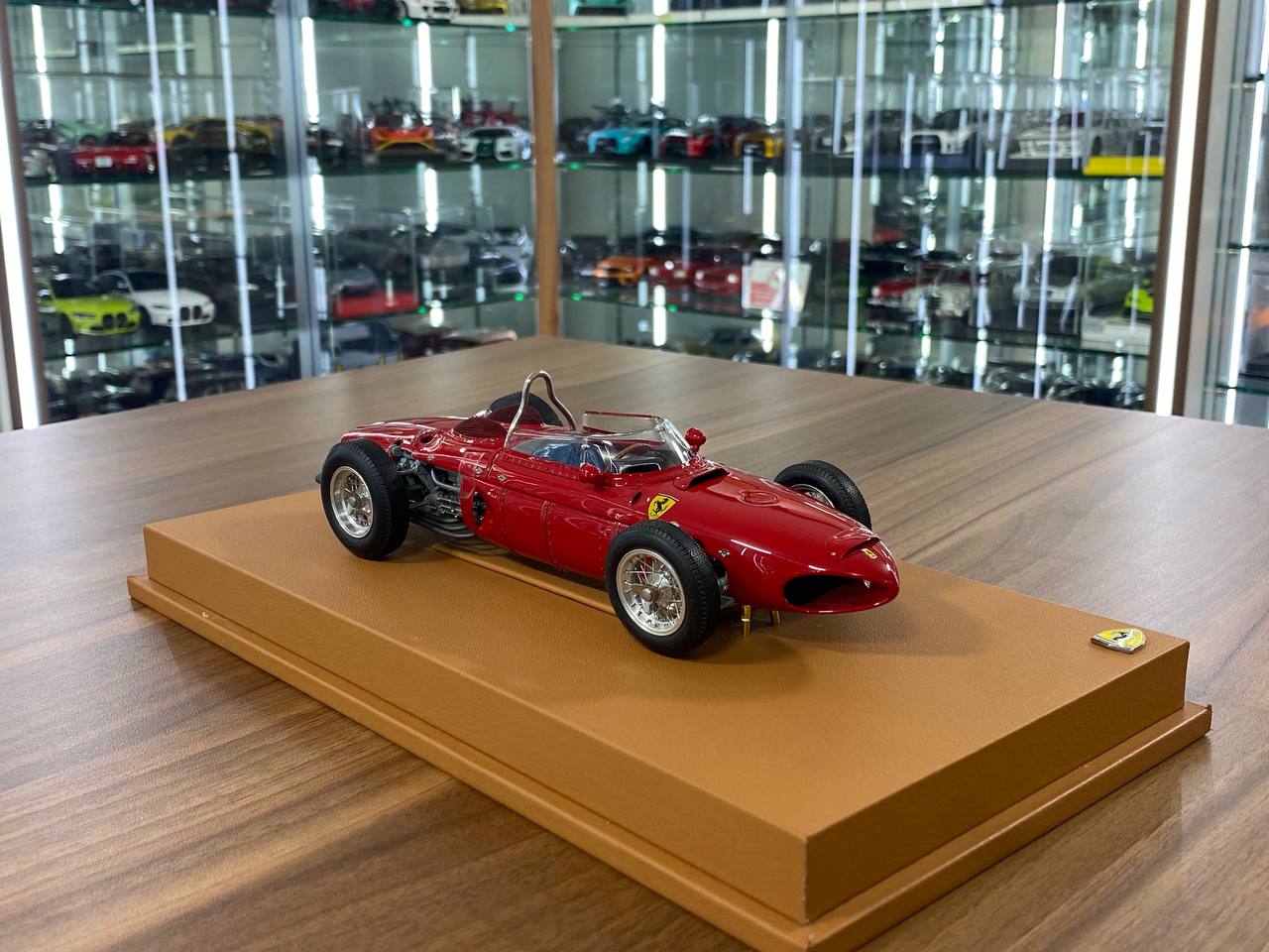 1/18 CMC Models Ferrari Dino 156 F1 (Sharknose), 1961 Red Limited Edn ...
