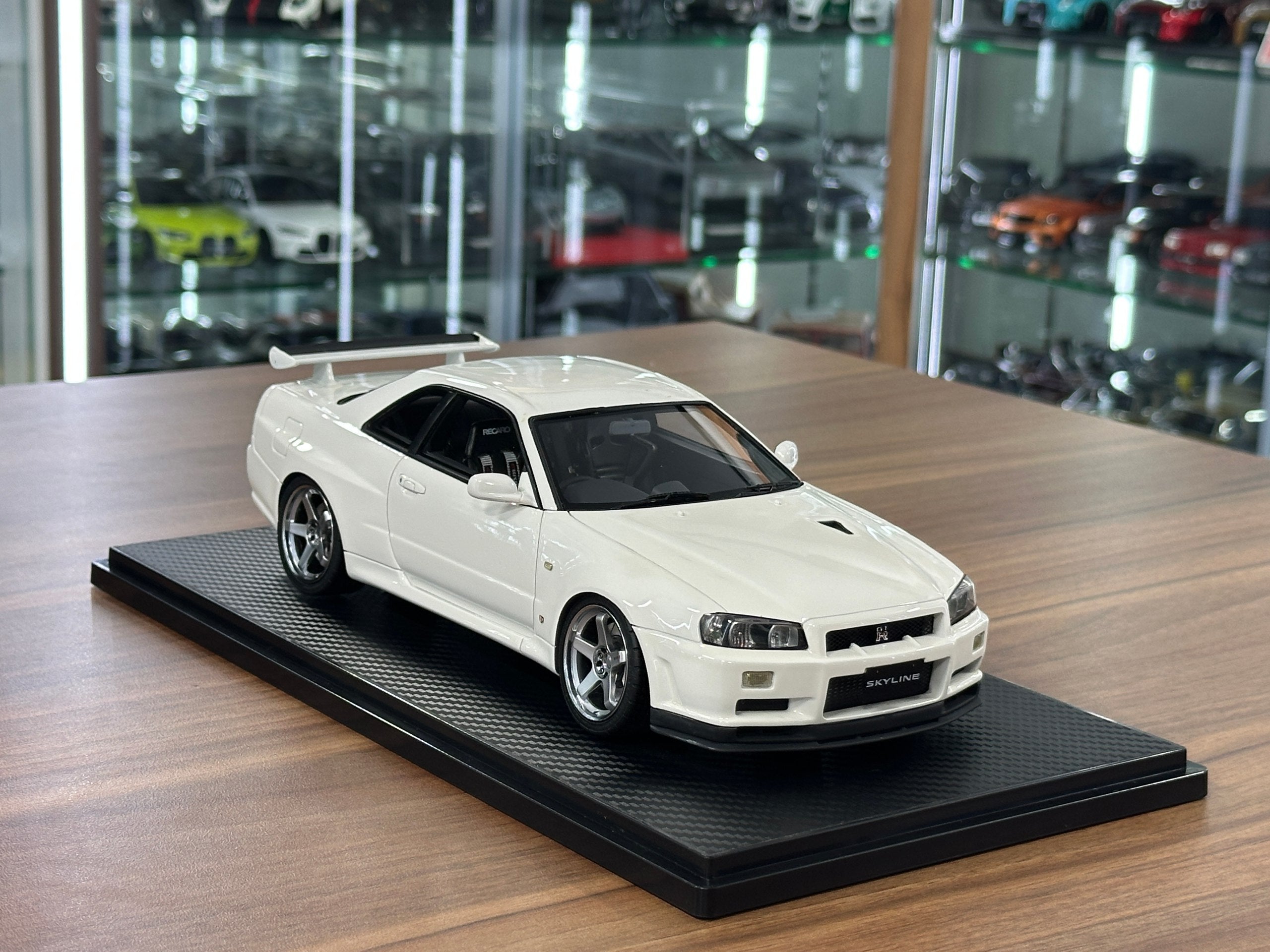 Nissan Skyline GT-R BN R34 V-Spec II White 1/18 Resin Model – dturman.com