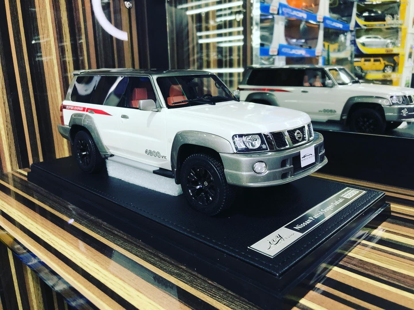 1/18 Nissan Patrol Super Safari Diecast White by IVY Models [Special N ...
