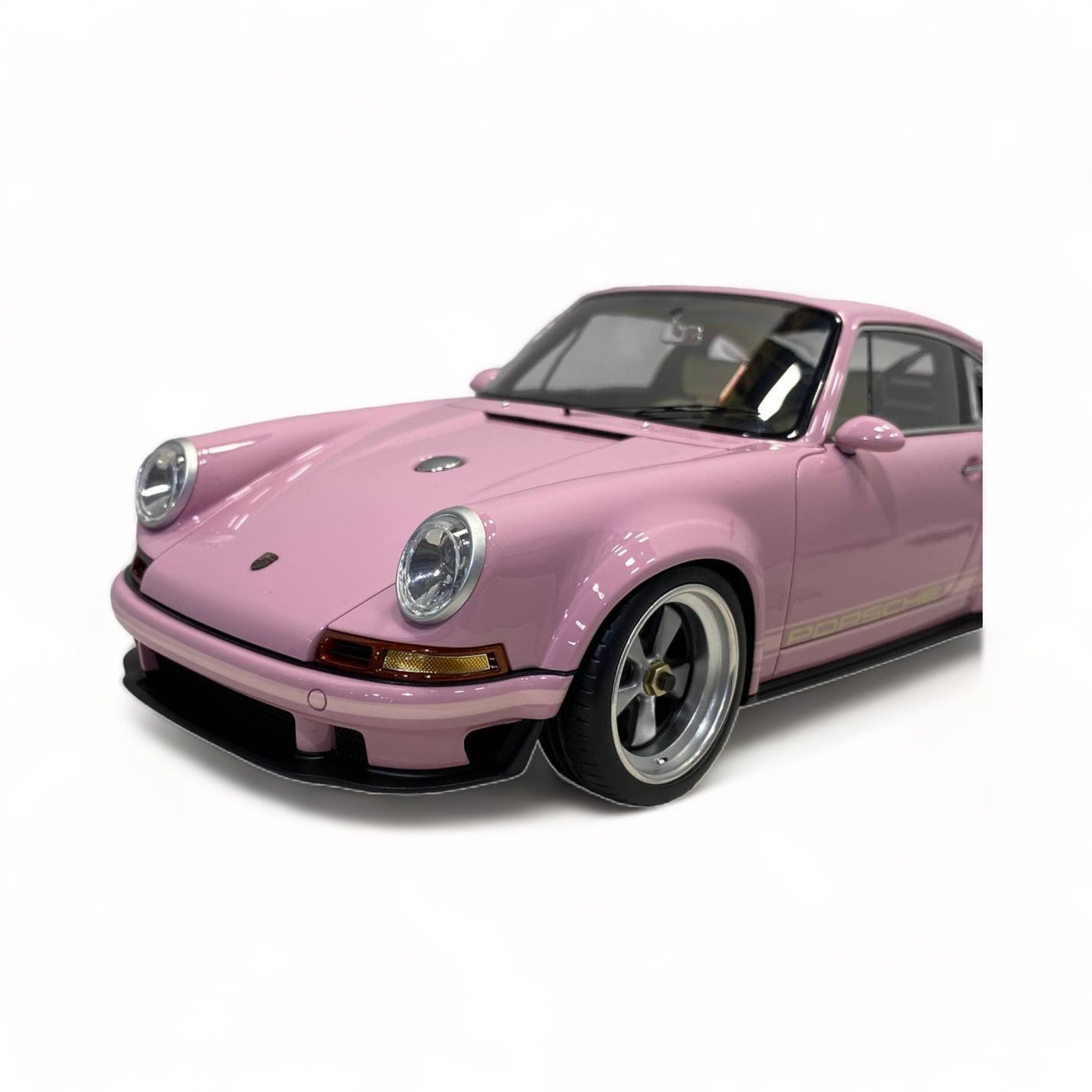 Porsche Singer DSL (The Mistress 2022) 1/18 Pink Make Up Model Car ...