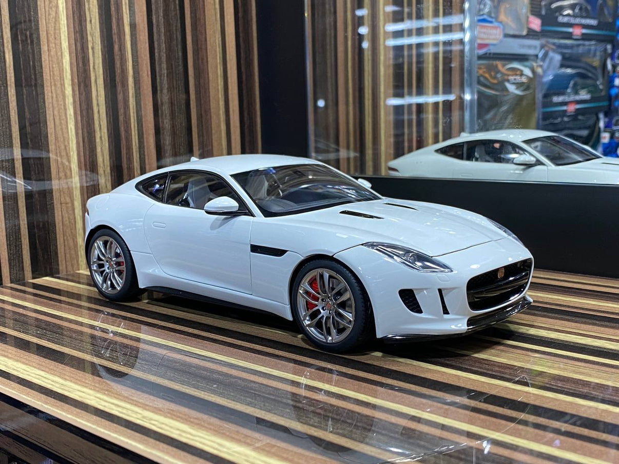 1/18 Diecast Jaguar F-Type R White AutoArt Scale Model Car – dturman.com