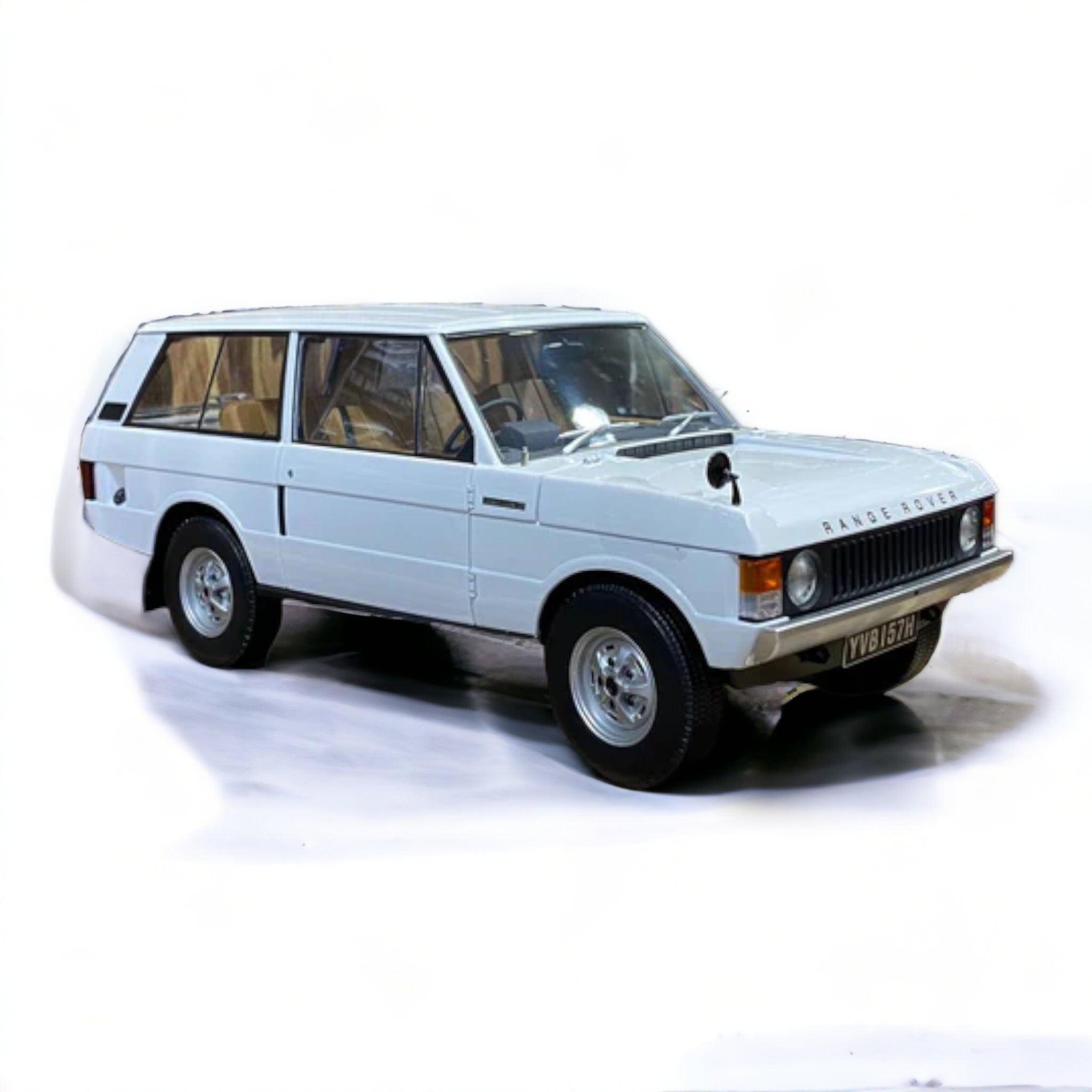 1/18 Diecast Land Rover Range Rover 1970 white Almost Real Scale Model ...