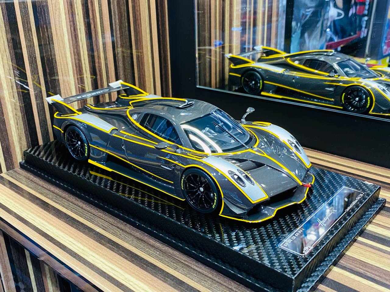 1/18 VIP Model Pagani Huayra R [ Resin yellow Stripe | Limited Edition – dturman.com