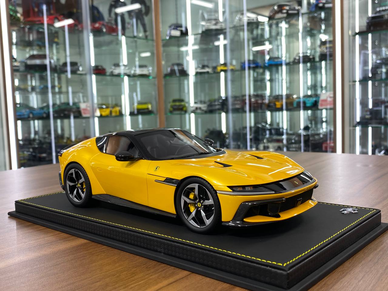 1/18 Ferrari 12 Cilindri Giallo Tristrato | BBR Models | Limited 50 pc ...