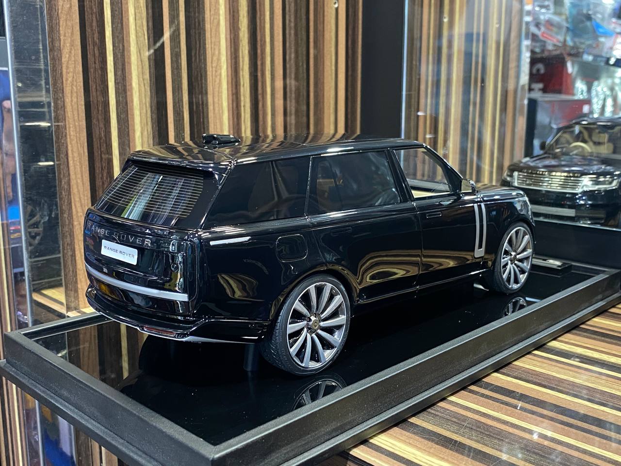 Range Rover Autobiography Limited Edition by MotorHelix [ 1/18 Resin B ...
