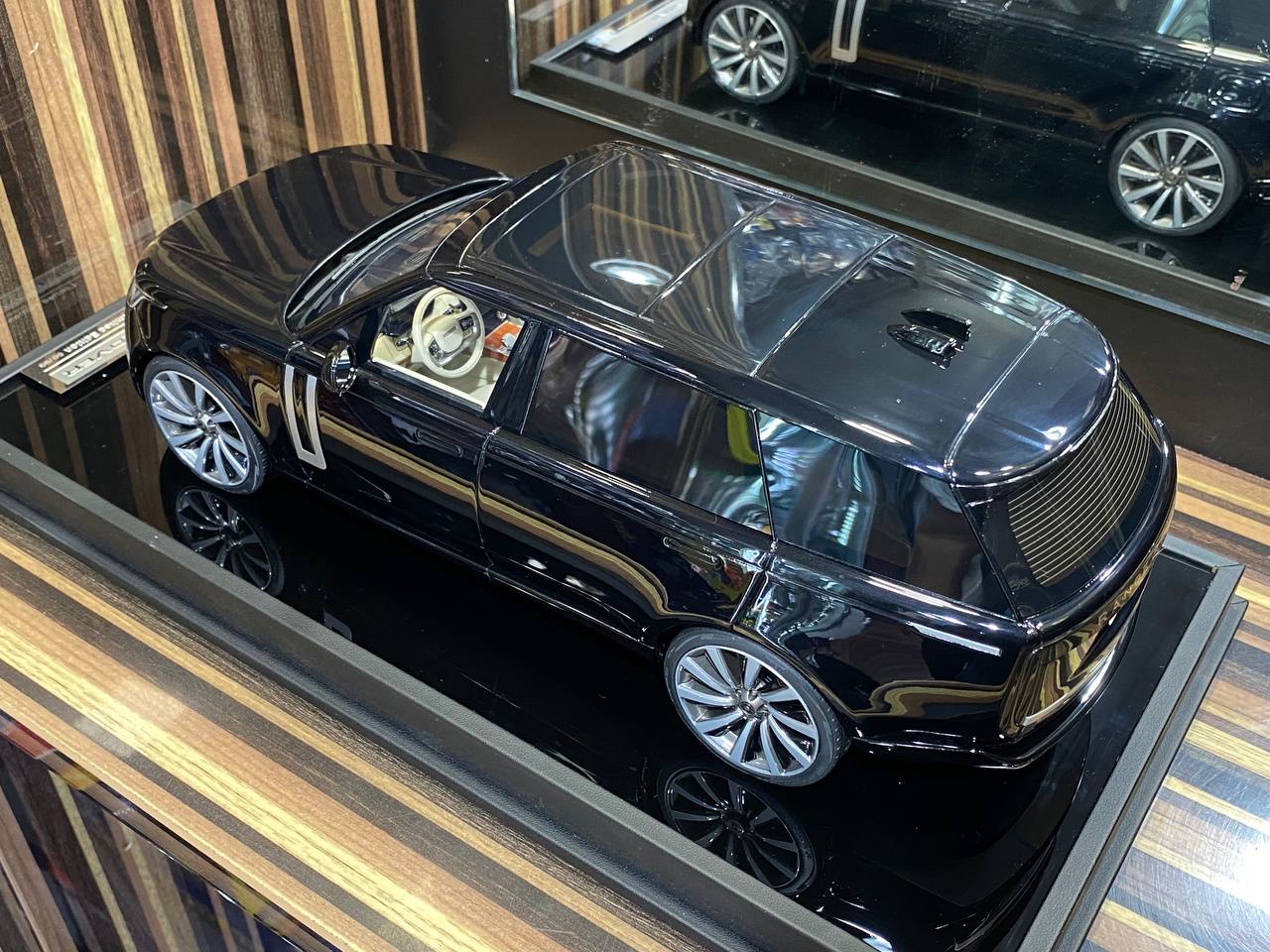 Range Rover Autobiography Limited Edition by MotorHelix [ 1/18 Resin B ...