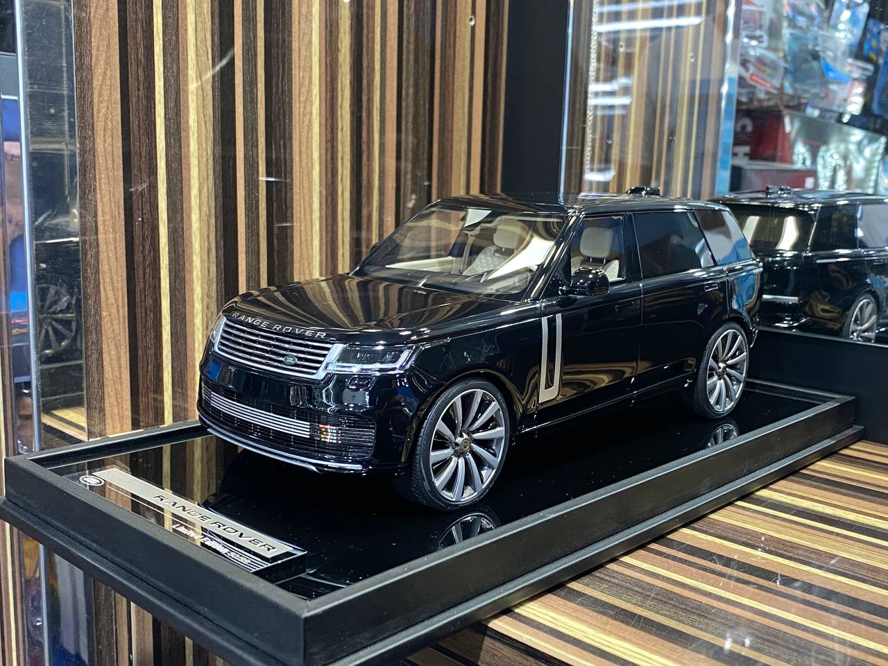 Range Rover Autobiography Limited Edition by MotorHelix [ 1/18 Resin B ...