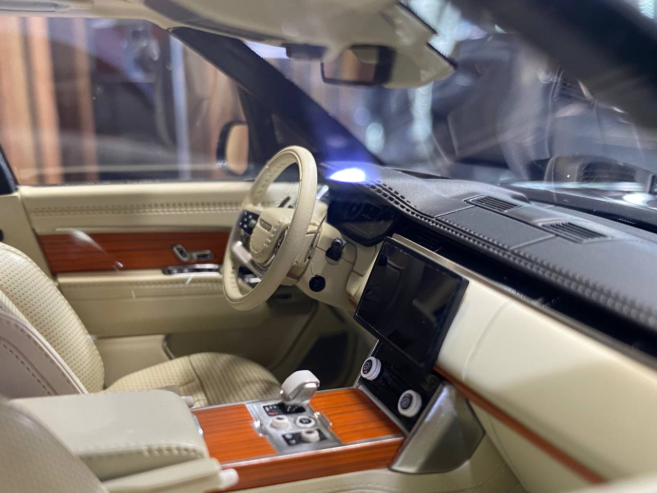 Range Rover Autobiography Limited Edition by MotorHelix [ 1/18 Resin B ...