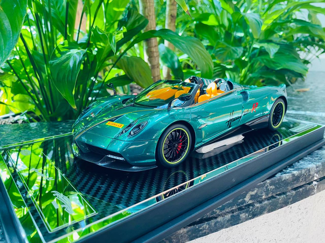 1/18 Diecast Miniature Hummer HMMWV (Humvee) Auto World Model Car ...