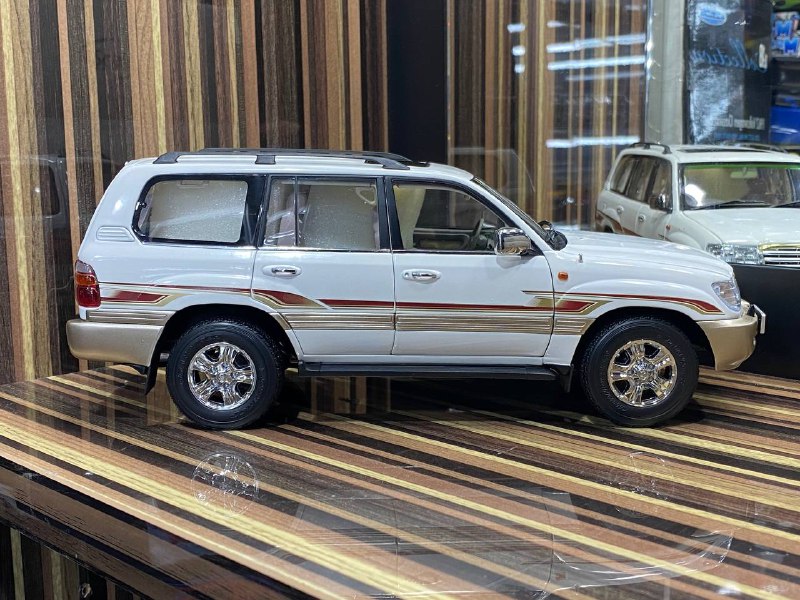 1/18 Diecast Toyota Land Cruiser 100 FAW Toys White Scale Model Car ...