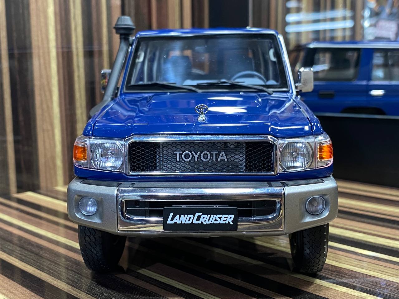 1/18 Diecast Toyota Land Cruiser 76 Blue Almost Real Scale Model Car ...