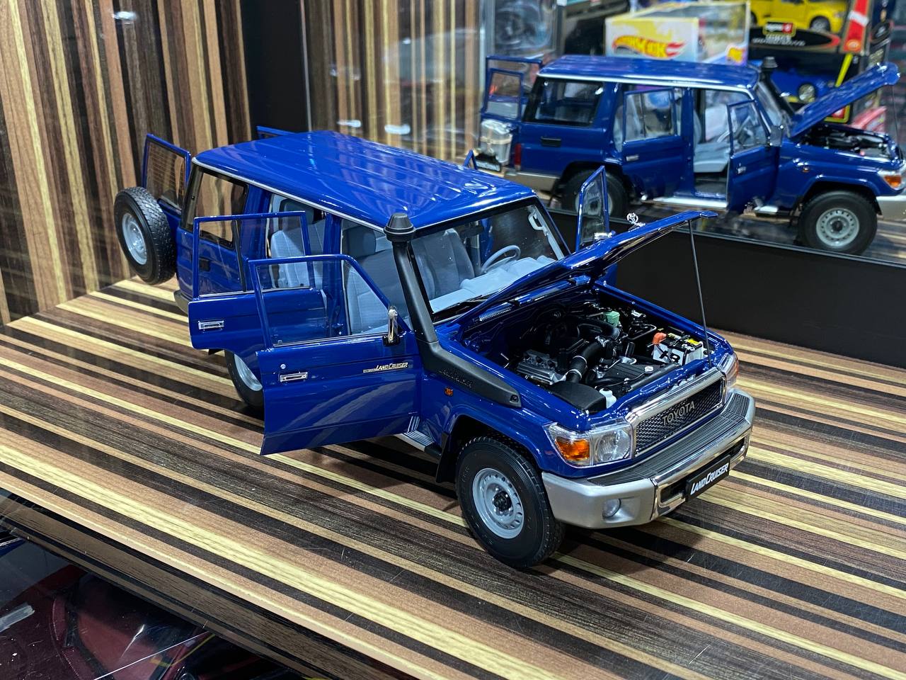 1/18 Diecast Toyota Land Cruiser 76 Blue Almost Real Scale Model Car ...